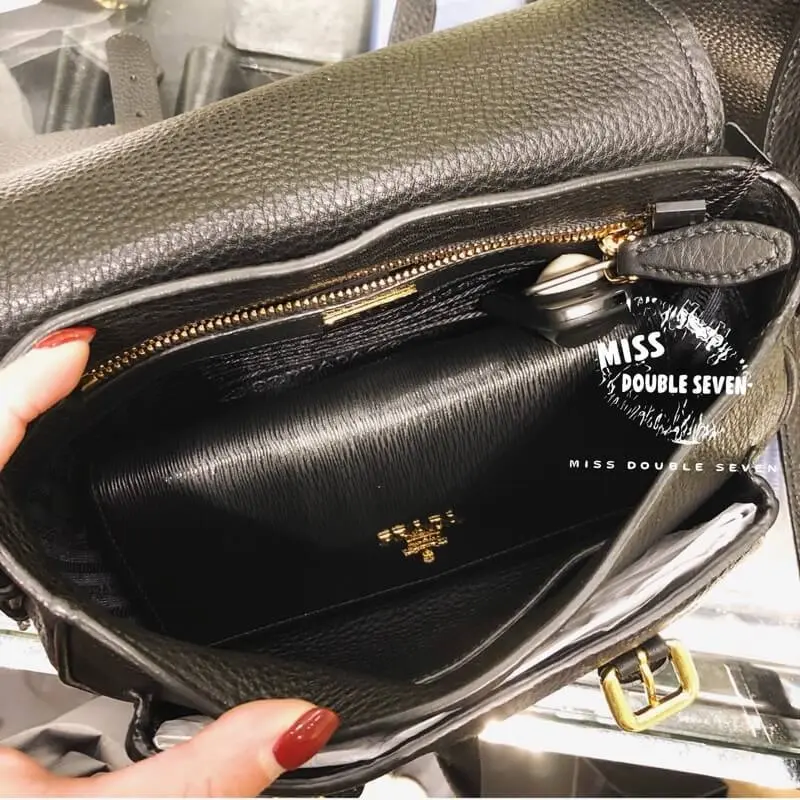 PRADA 斜背包超美新品 真皮側背包 | MISSDOUBLESEVEN