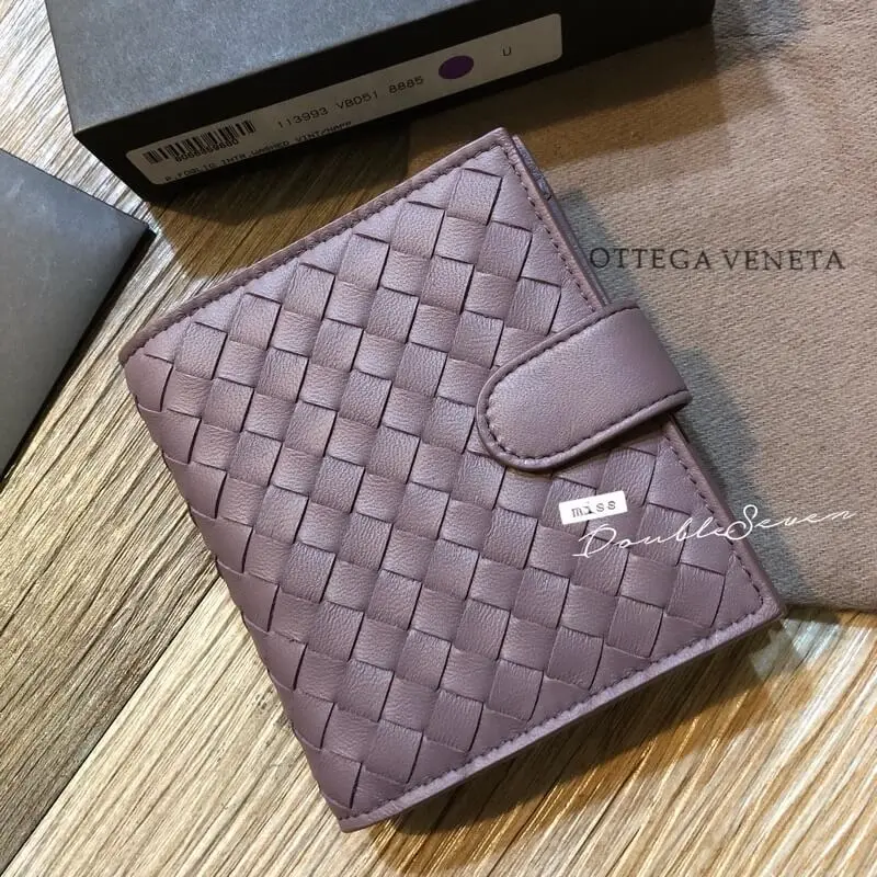 BOTTEGA VENETA BV 皮夾 超美經典編織中夾 優雅美到爆紫藕色 ️ | MISSDOUBLESEVEN