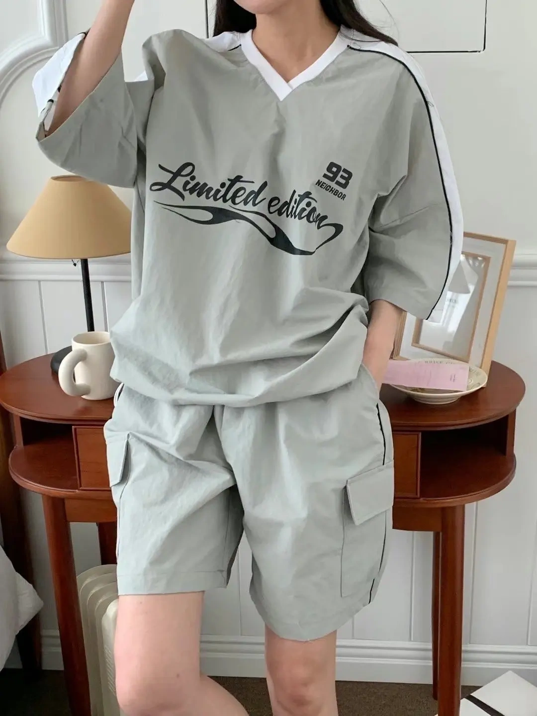 【SET】No.93 美式街頭撞色V領套裝 / 3色 | WHATEVER STUDIO :: 正韓服飾選品